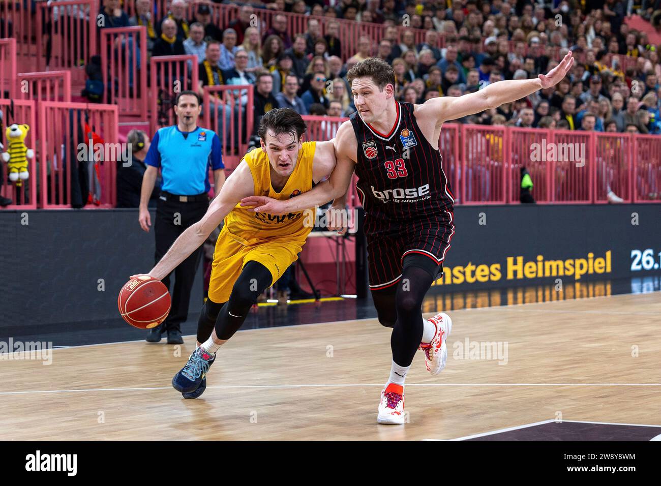 Jimmy Boeheim (Tigers Tuebingen, #03) Patrick Heckmann (Bamberg Baskets ...