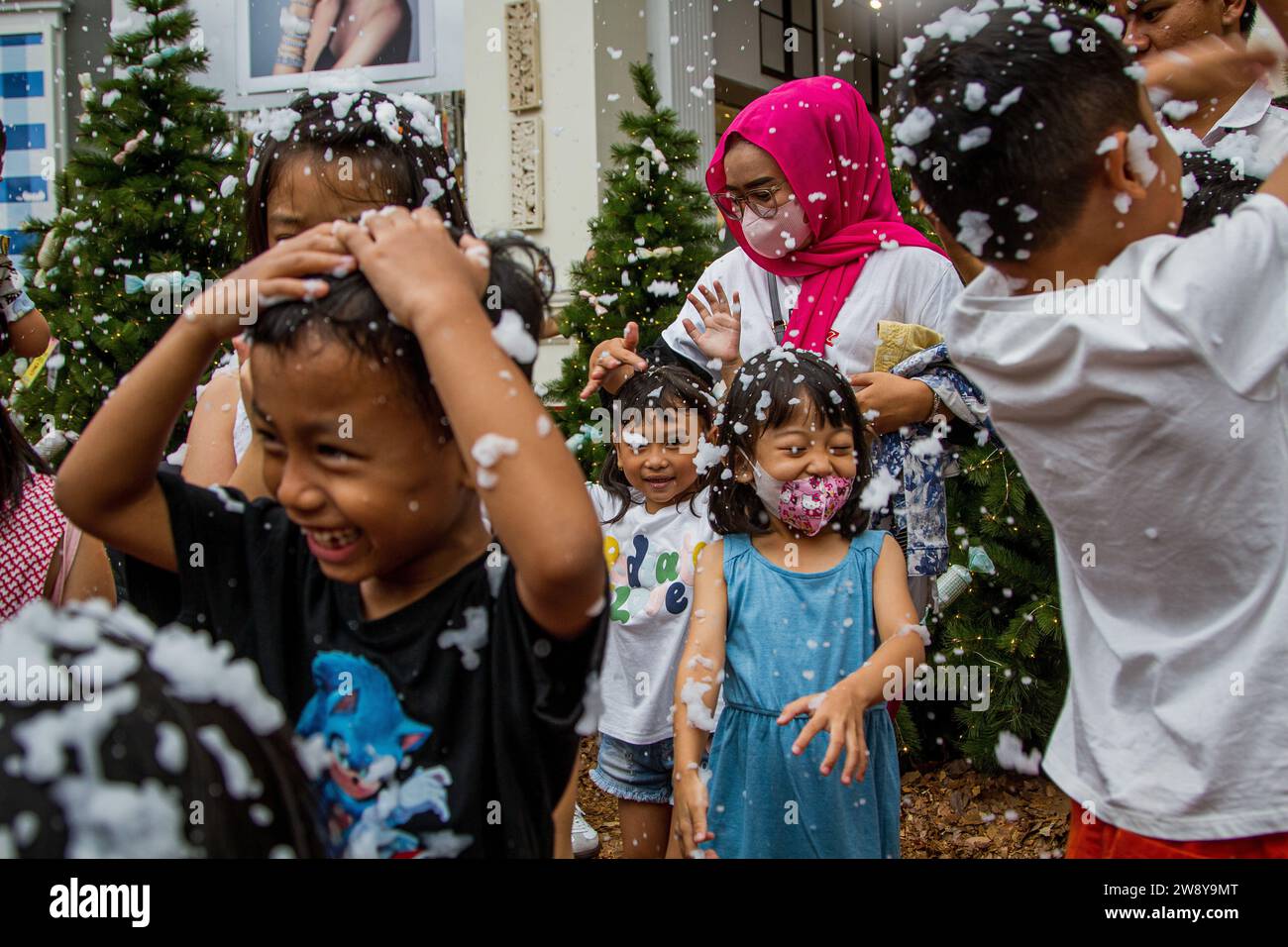 Bandung, West Java, Indonesia. 22nd Dec, 2023. Children playing with ...