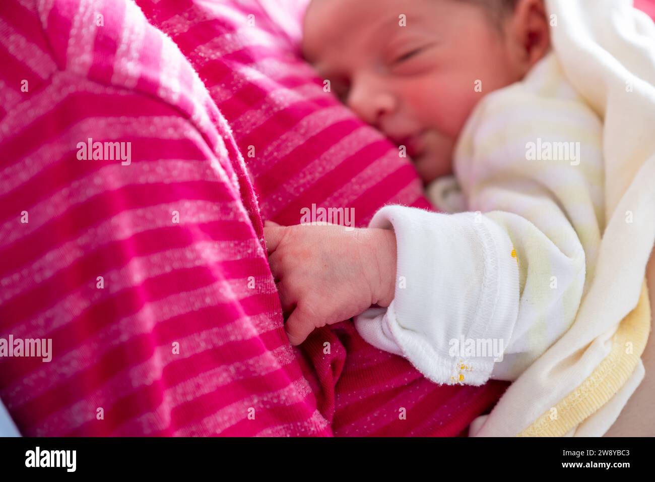 Father son father cuddling sleeping hi-res stock photography and images ...