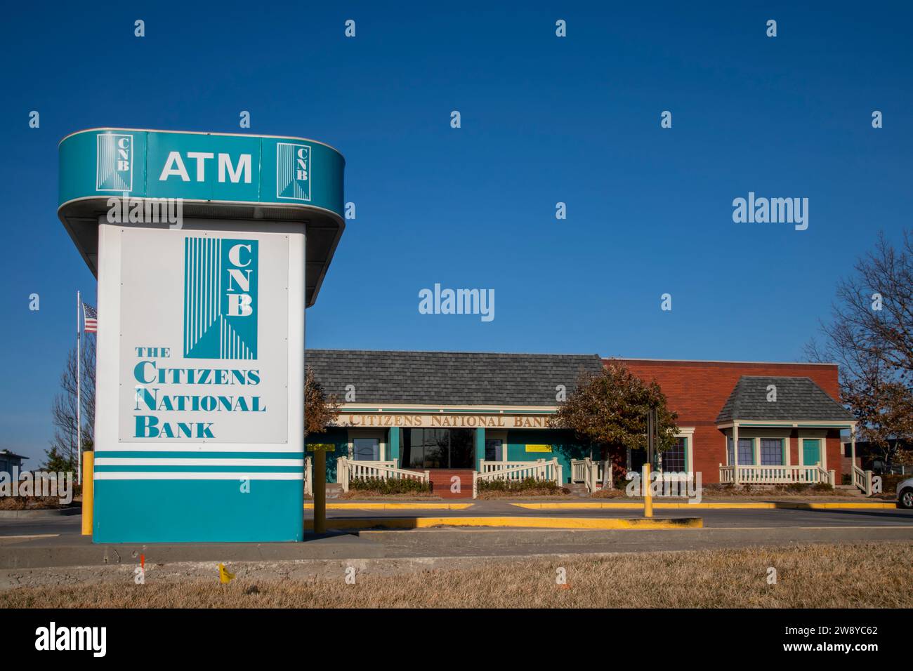 Bank interest rate sign exterior hi-res stock photography and images ...