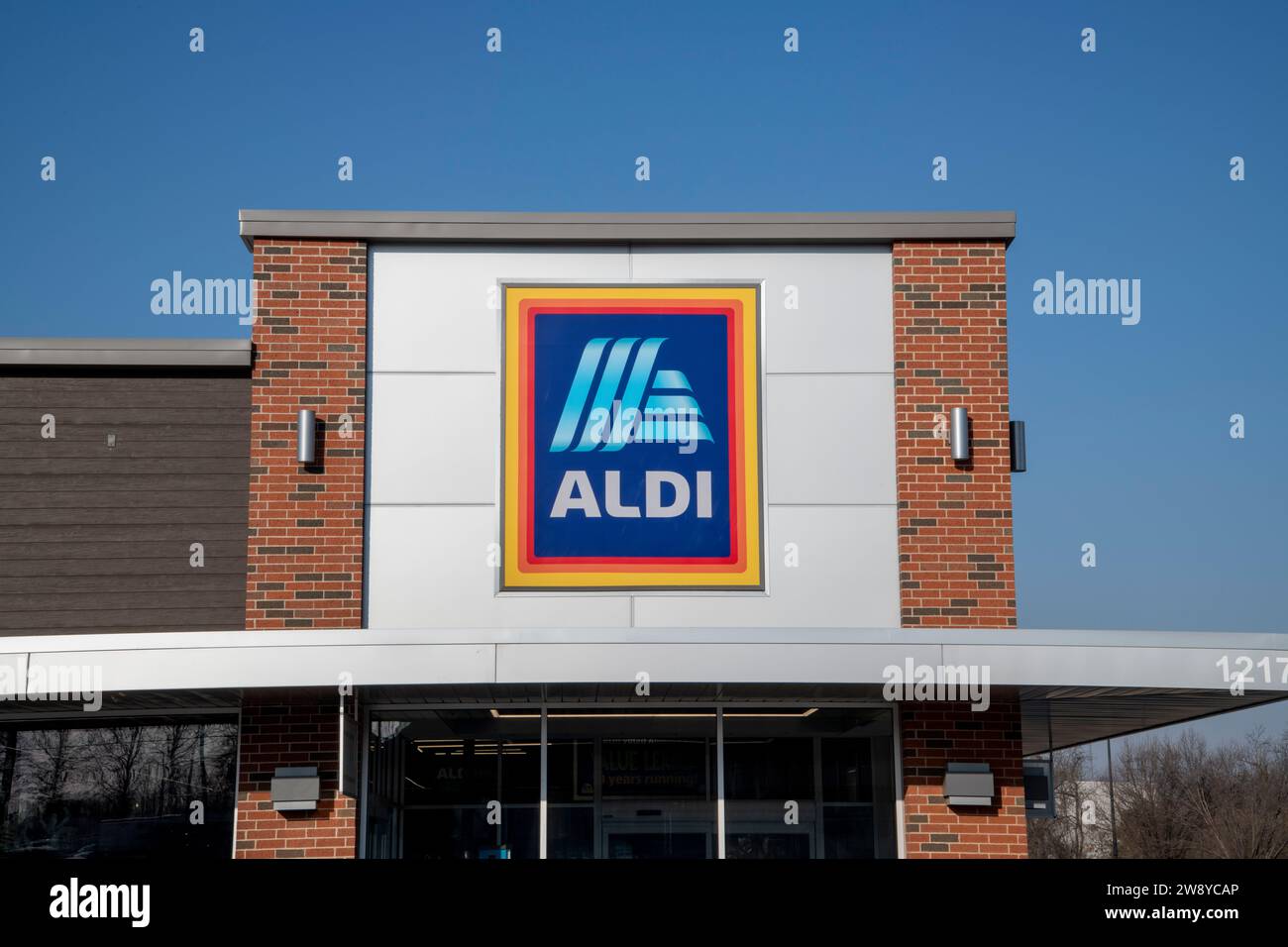Lansing, Kansas. Aldi is the common company brand name of two German ...