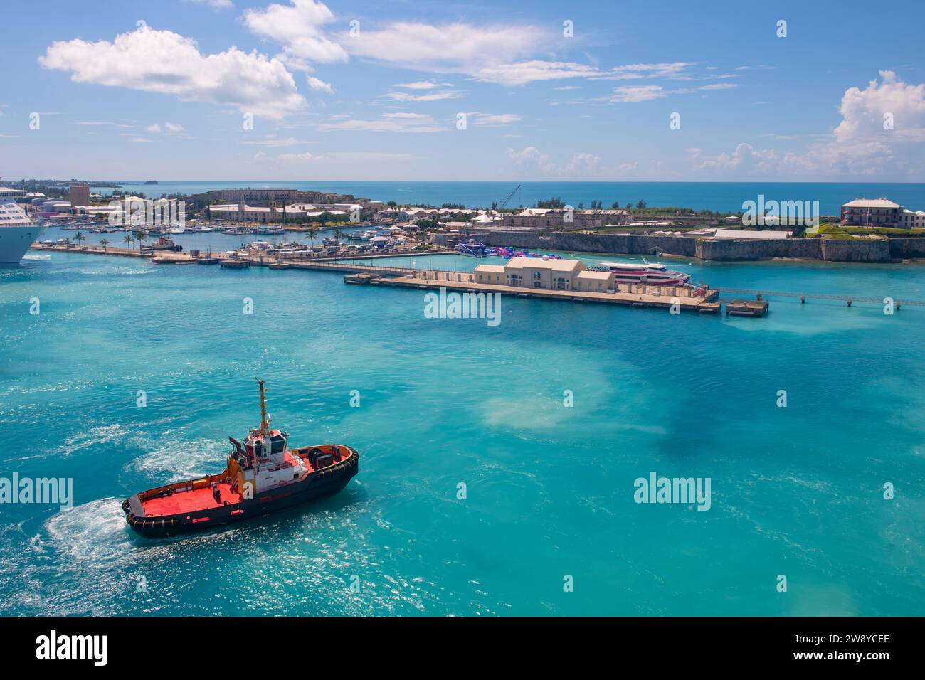 Tugboat sailing at Royal Naval Dockyard in Sandy Parish, Bermuda Stock ...
