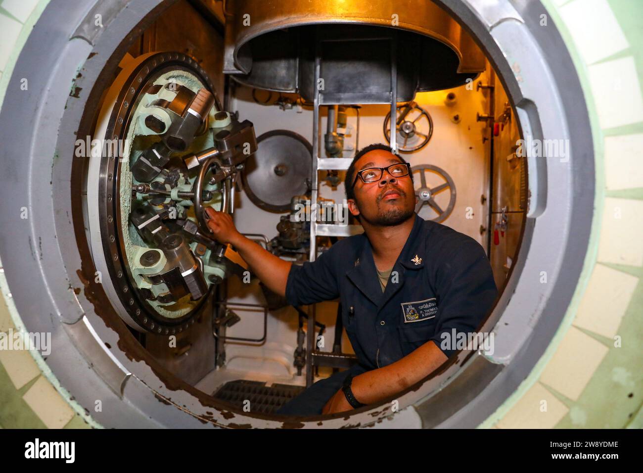 Atlantic Ocean, At Sea. 11th Dec, 2023. Machinist's Mate 3rd Class ...