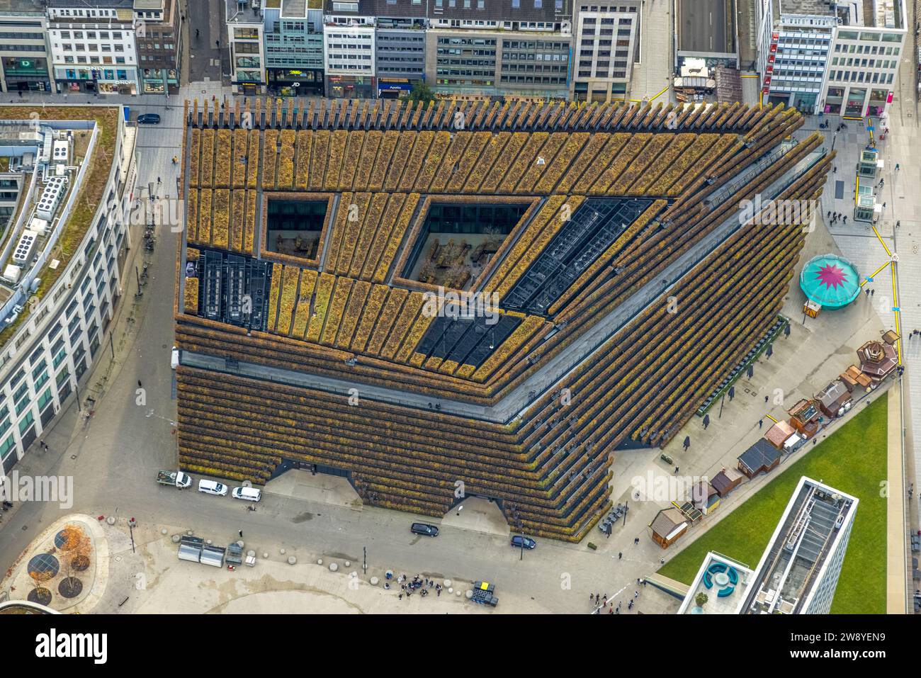 Aerial view, Kö Bogen II with autumn-colored plant roof, department ...