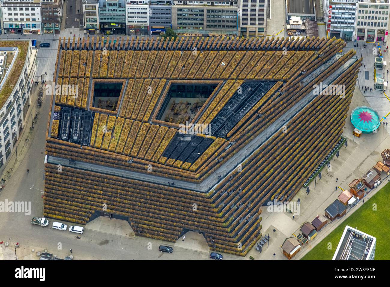 Aerial view, Kö Bogen II with autumn-colored plant roof, department ...