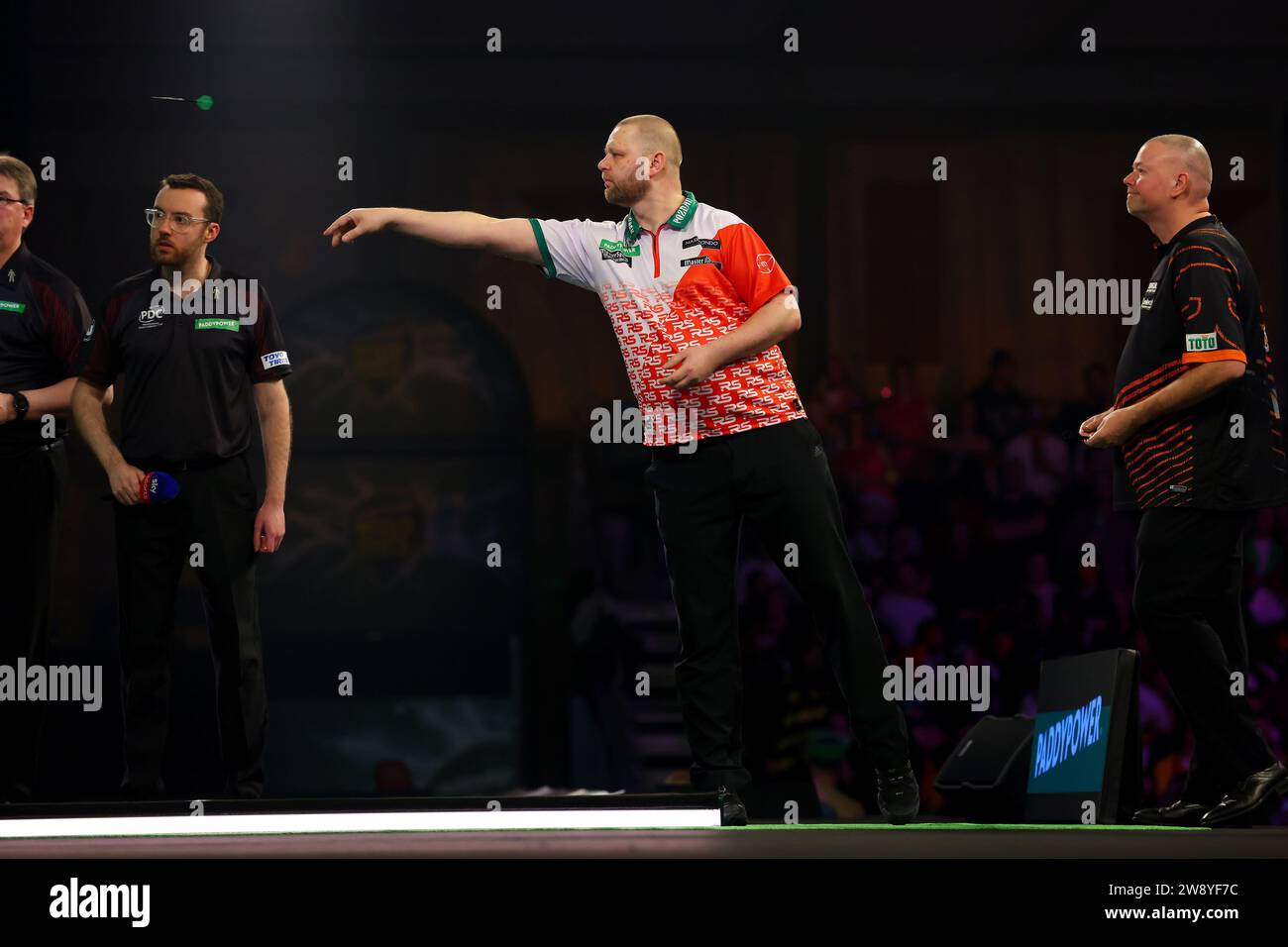 Alexandra Palace, London, UK. 22nd Dec, 2023. 2023/24 PDC Paddy Power ...