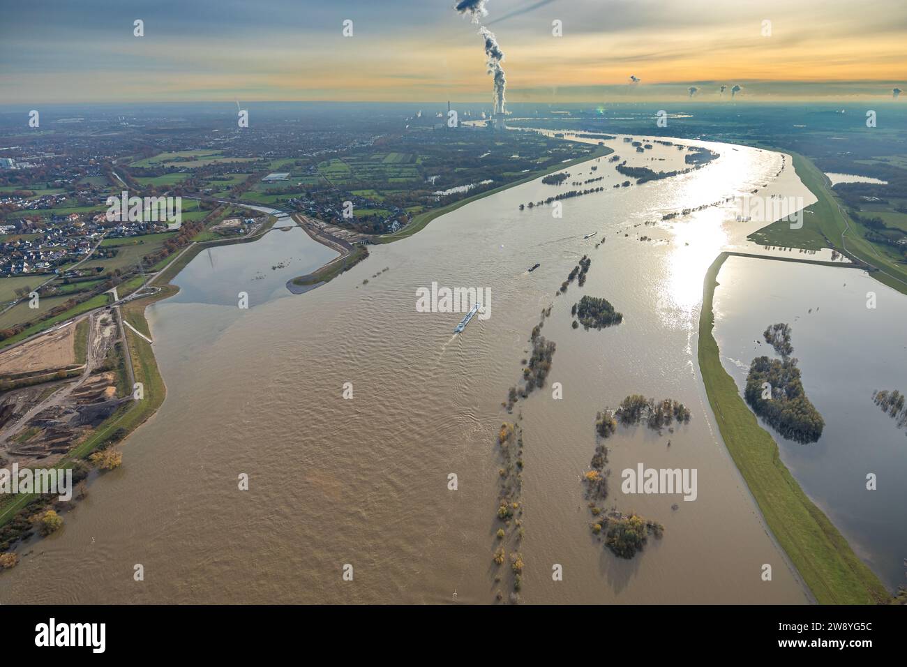 Aerial view of the flood situation at the new Emscher estuary into the ...