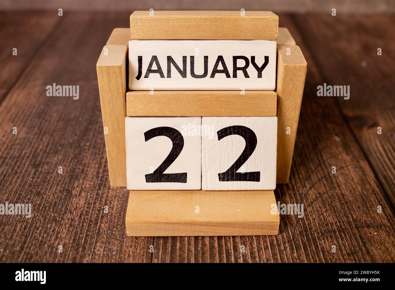 Flower pot and calendar for the snow season from 22 January. Winter ...