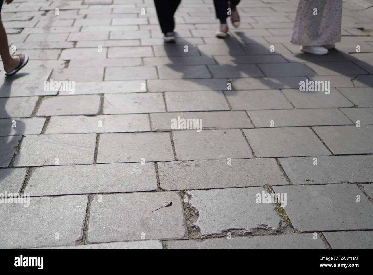 Brick pathway up close hi-res stock photography and images - Alamy