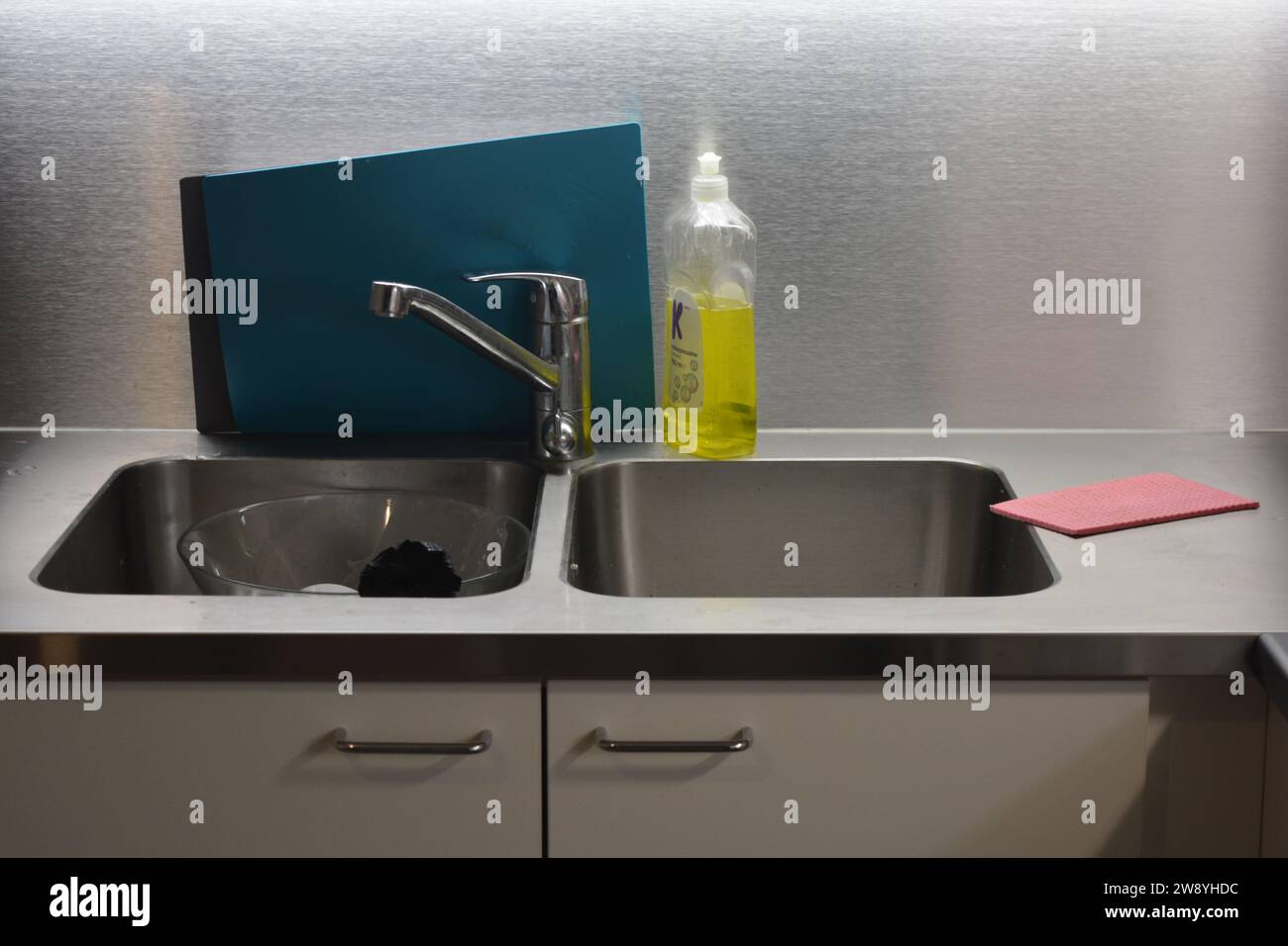 Double sink with two metal sinks for washing and rinsing dishes, metal ...