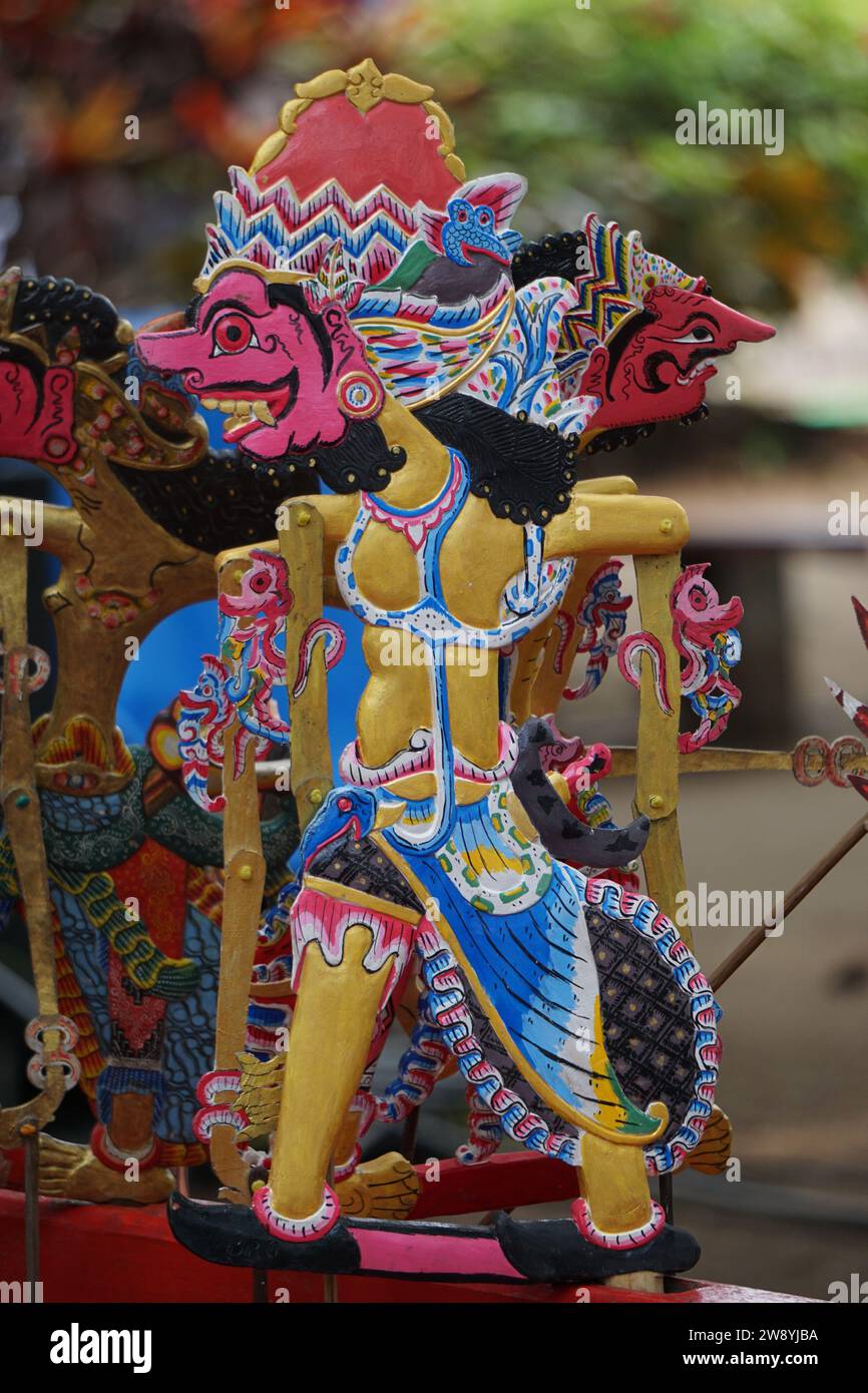 Puppeteer wayang kulit bali hi-res stock photography and images - Alamy