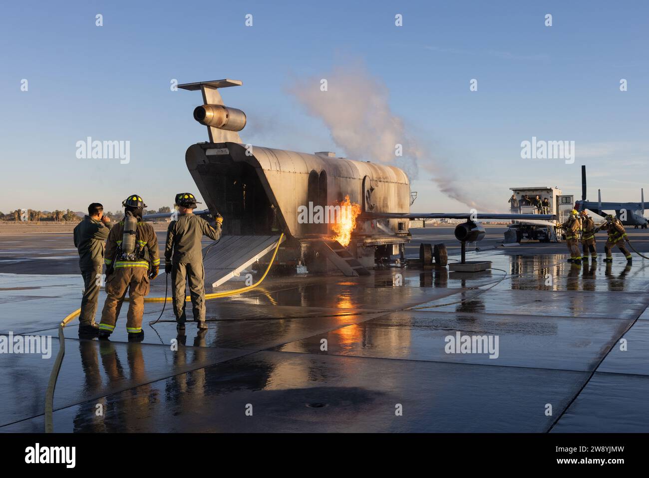 Aircraft rescue and fire fighting marines hi-res stock photography and ...