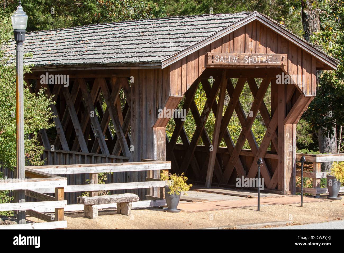 Beautiful covered bridge hi-res stock photography and images - Alamy