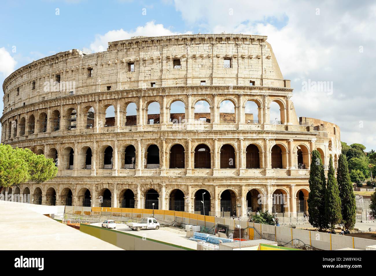 Exterior Architectural Sights of The Roman Colosseum (Colosseo Romano ...