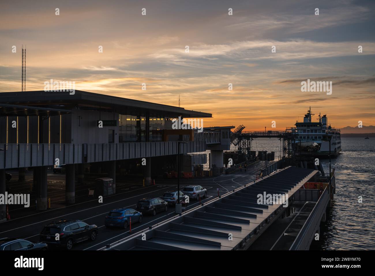 Seattle, USA. 26 Nov, 2023. Golden hour at the Colman Ferry Terminal on ...