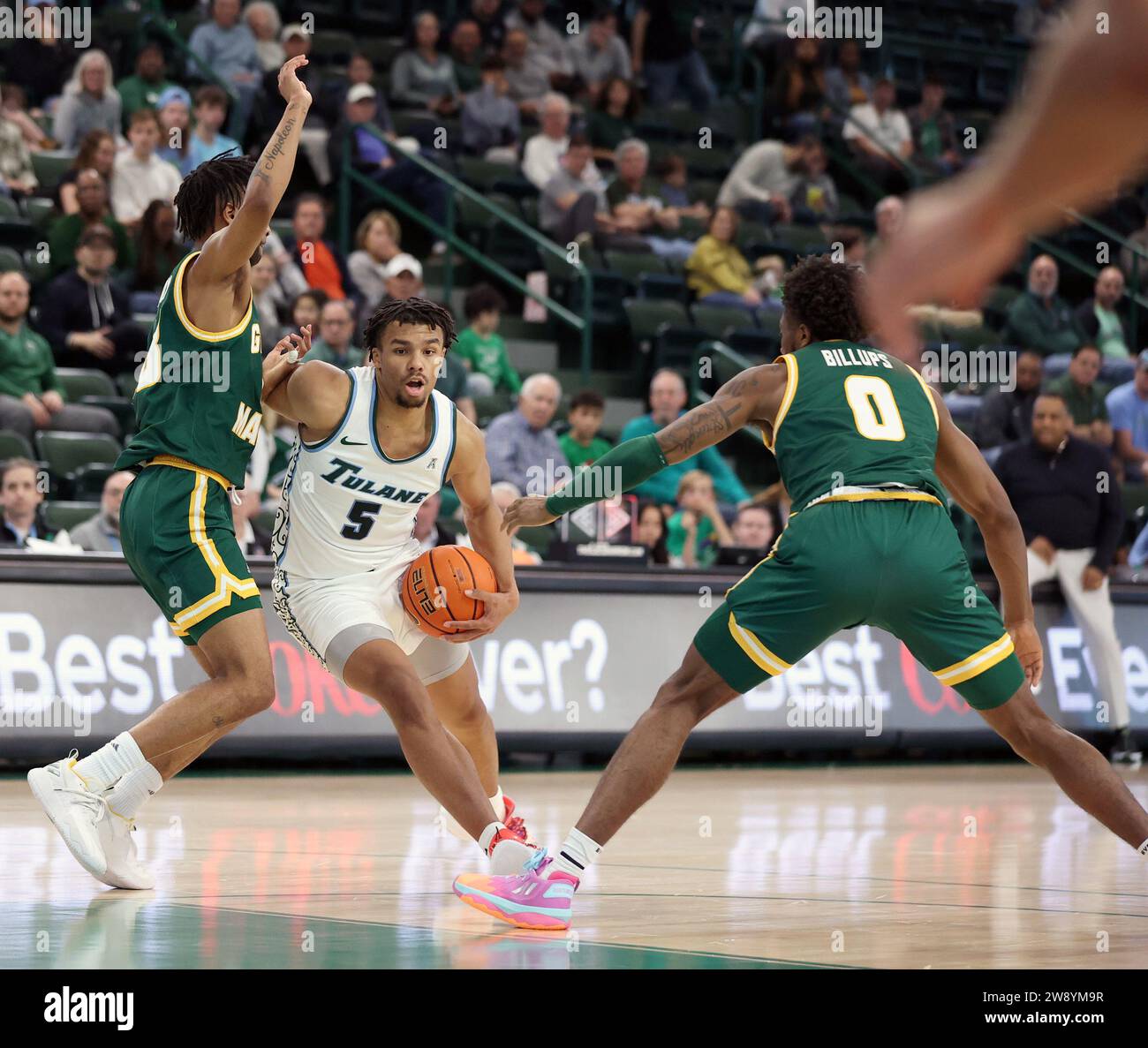 New Orleans, USA. 22nd Dec, 2023. Tulane Green Wave forward Collin ...