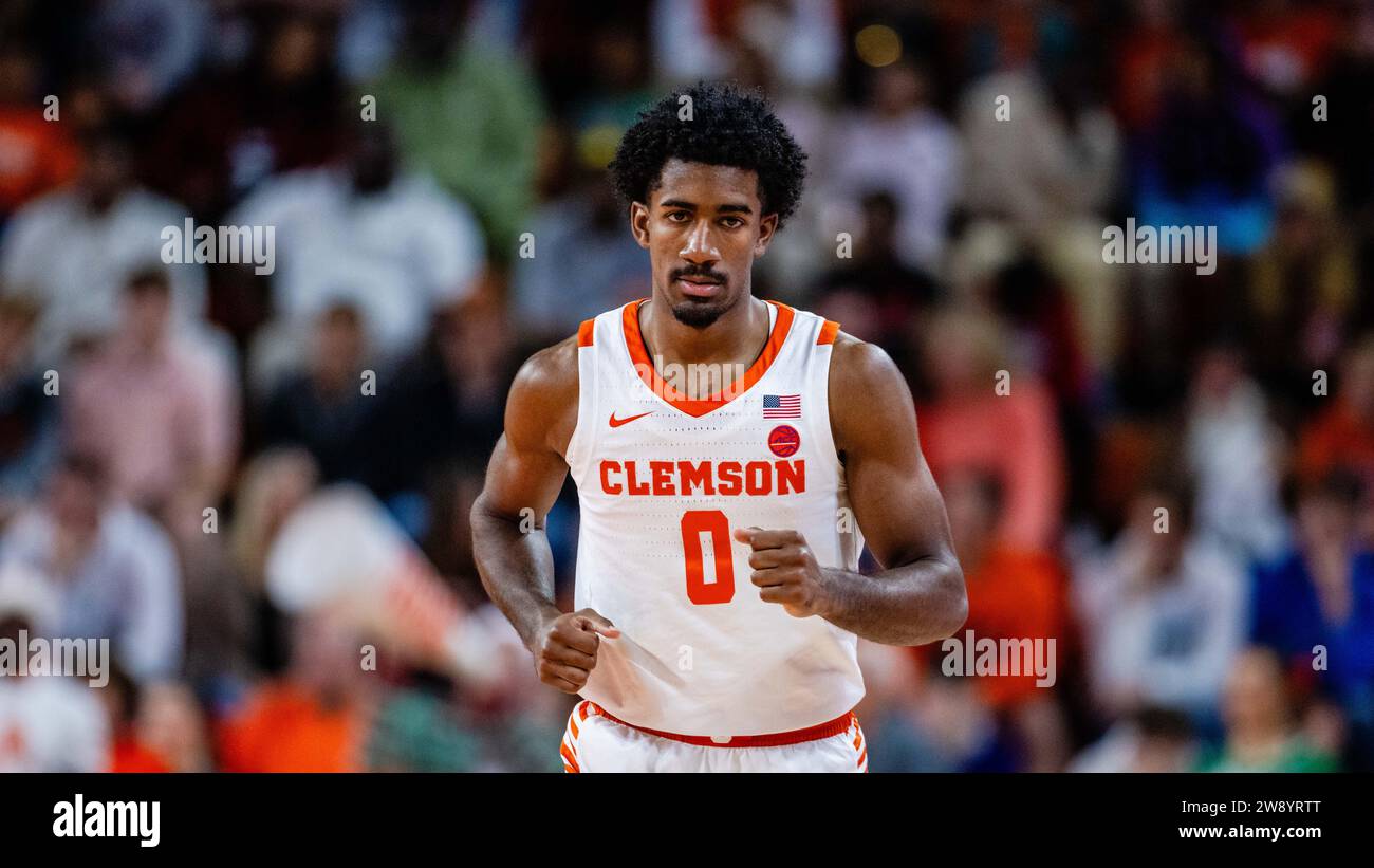 Clemson, SC, USA. 22nd Dec, 2023. Clemson Tigers Josh Beadle (0 ...