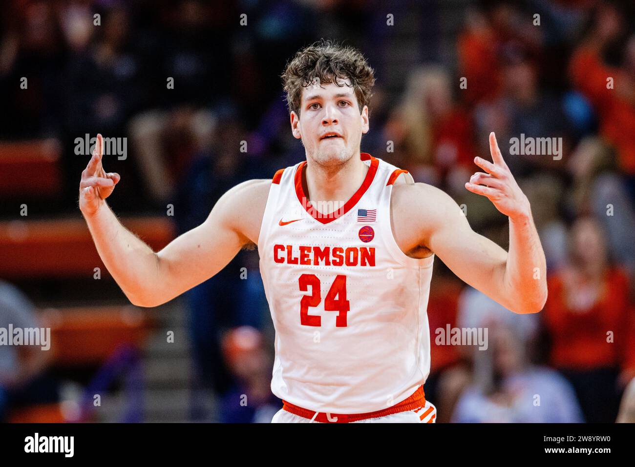 Clemson, SC, USA. 22nd Dec, 2023. Clemson Tigers PJ Hall (24 ...