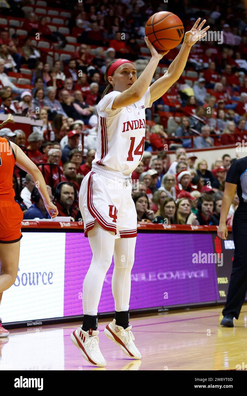 BLOOMINGTON, IN - DECEMBER 22: Indiana Hoosiers guard Sara Scalia (14 ...