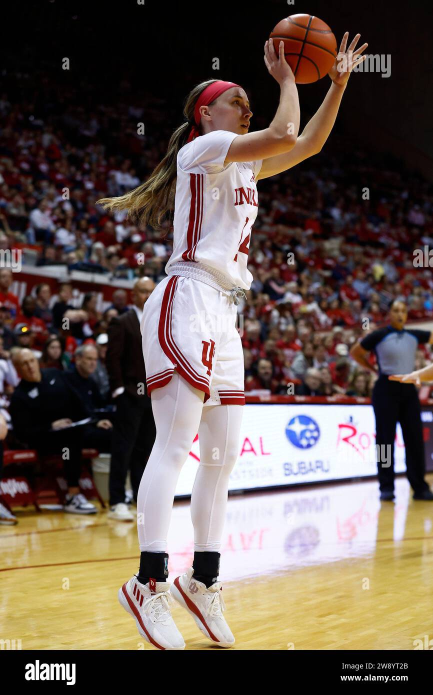 BLOOMINGTON, IN - DECEMBER 22: Indiana Hoosiers guard Sara Scalia (14 ...