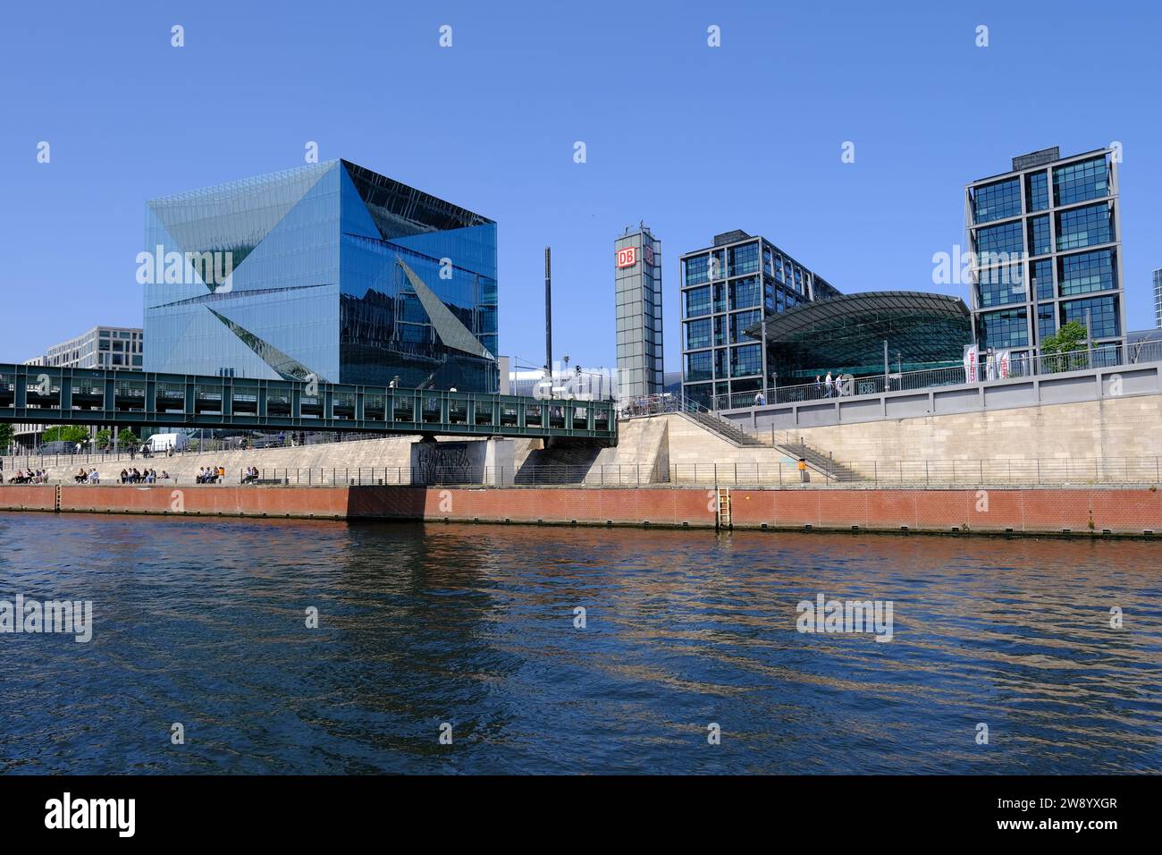 Berlin Germany - Waterfront at Berlin Central Station Stock Photo - Alamy