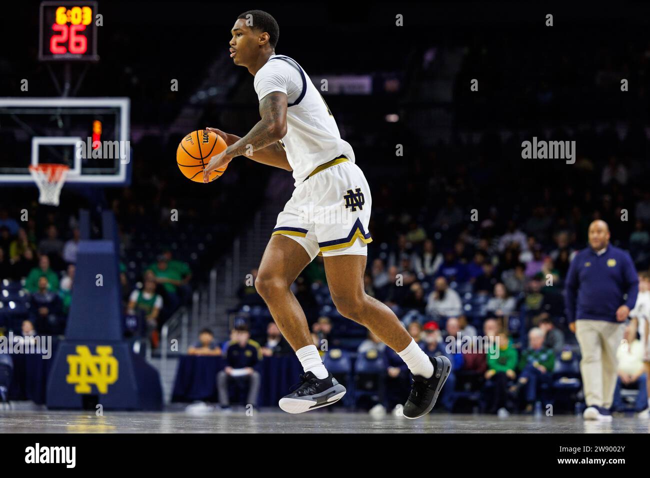 South Bend, Indiana, USA. 22nd Dec, 2023. Notre Dame forward Tae Davis ...