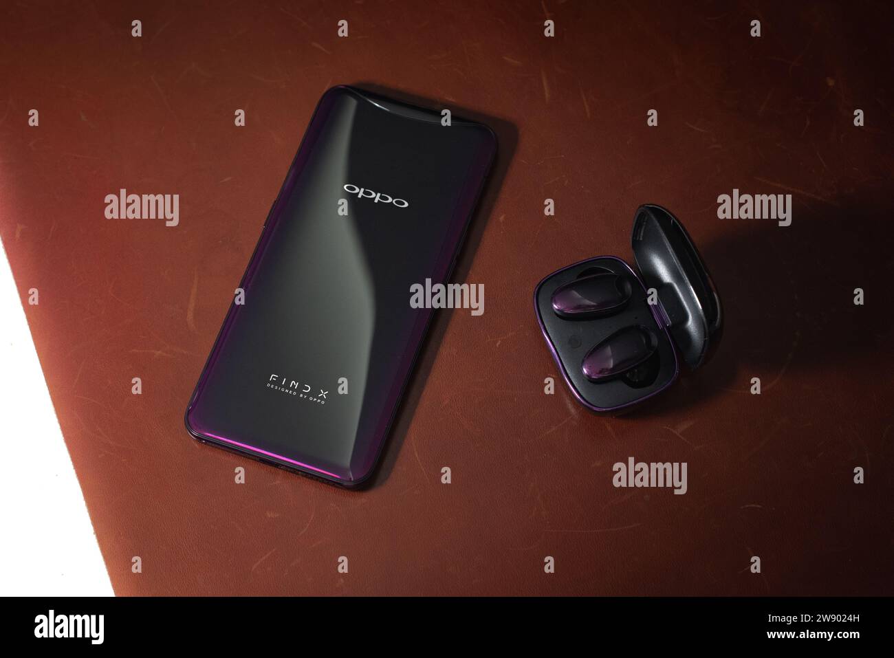 Headphone brand hi-res stock photography and images - Alamy