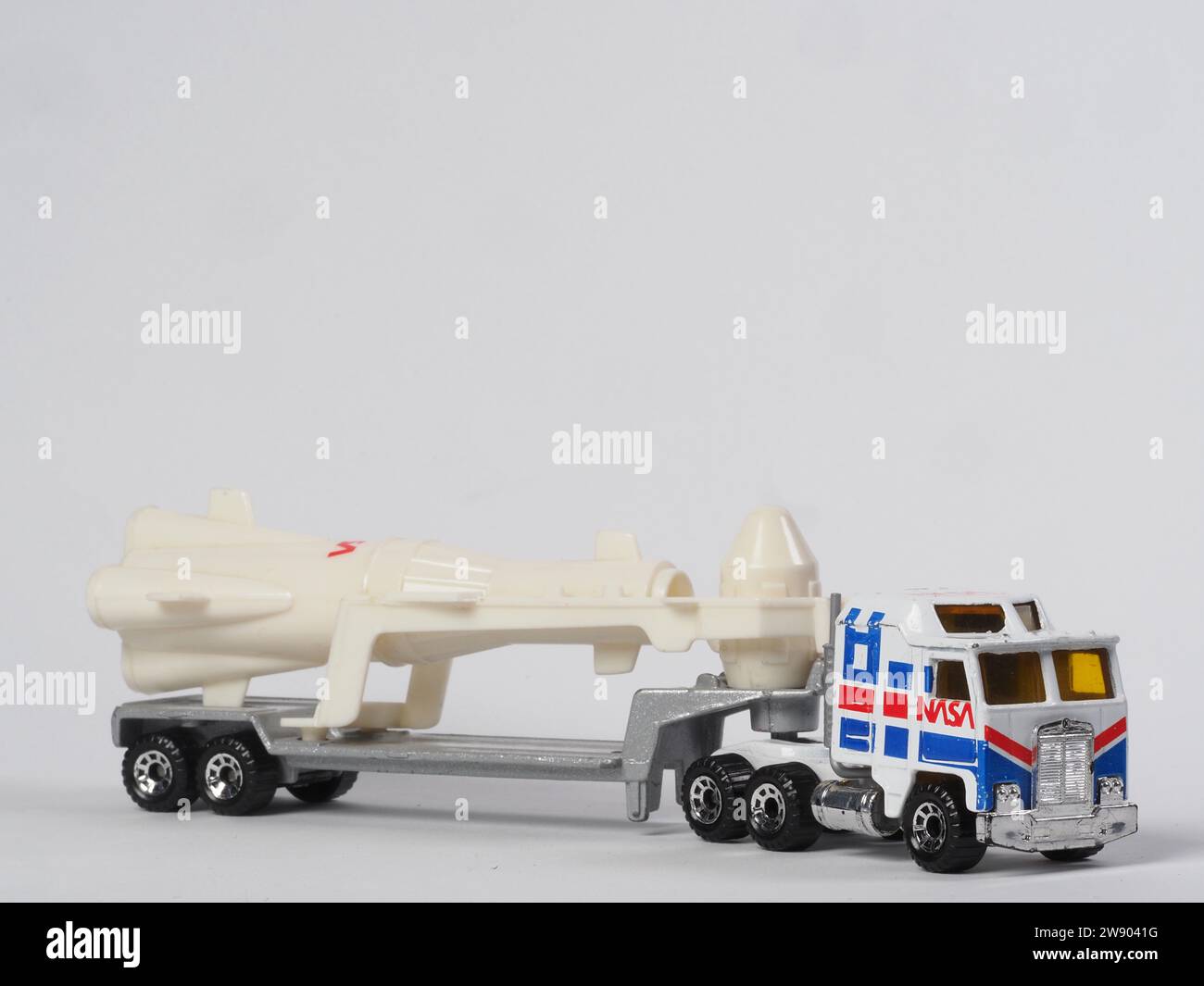 Garham, Germany. 22nd Dec, 2023. Vintage Kenworth Truck, NASA, produced ...