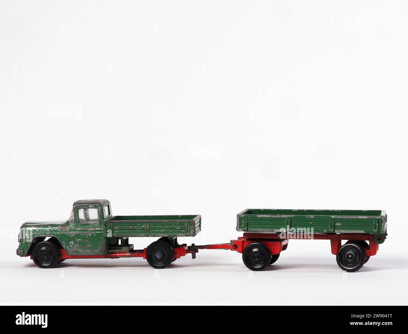 Garham, Germany. 22nd Dec, 2023. Vintage Ford F500 toy with Tipping ...