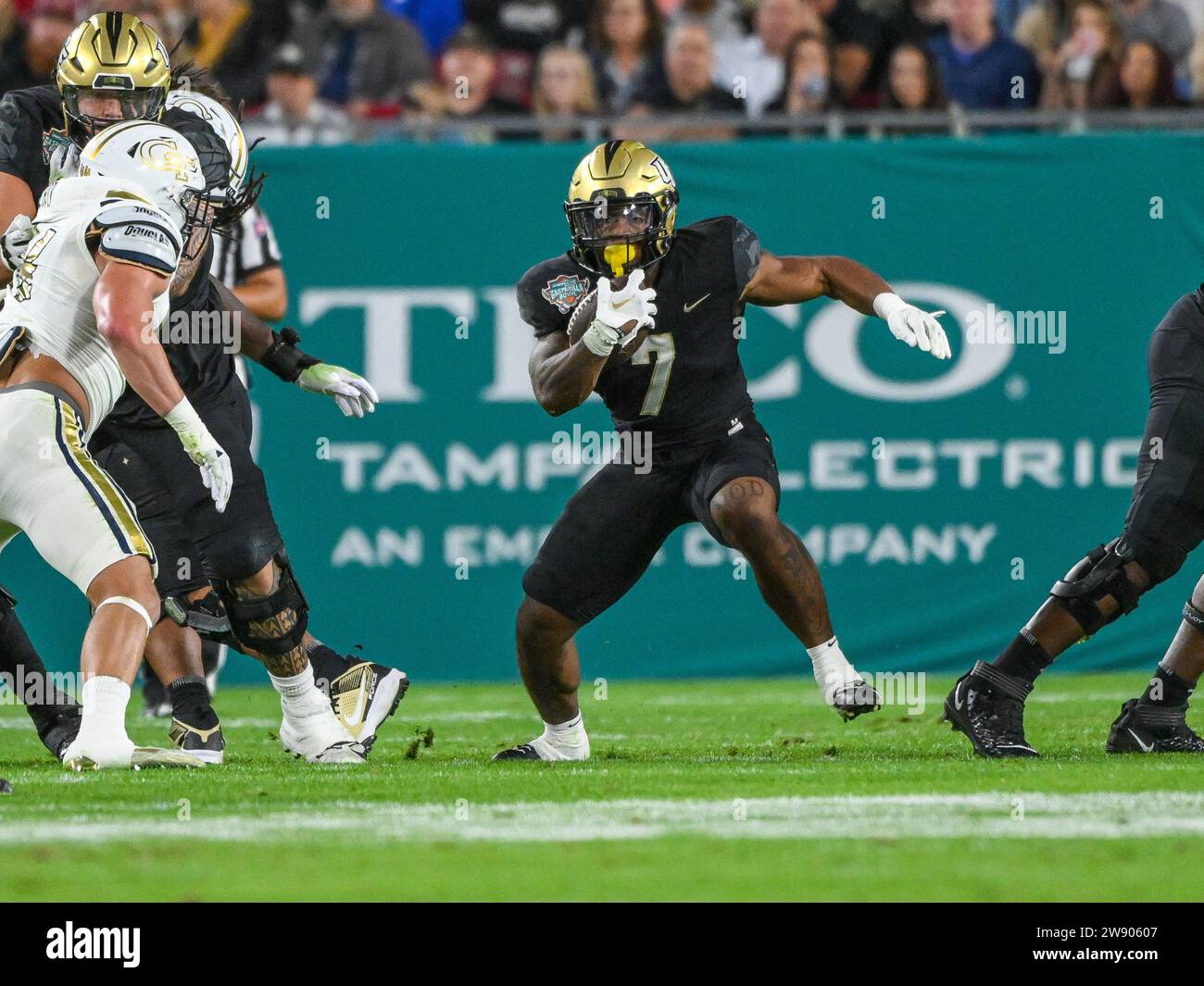 Tampa, FL, USA. 22nd Dec, 2023. UCF running back RJ Harvey (7) during ...
