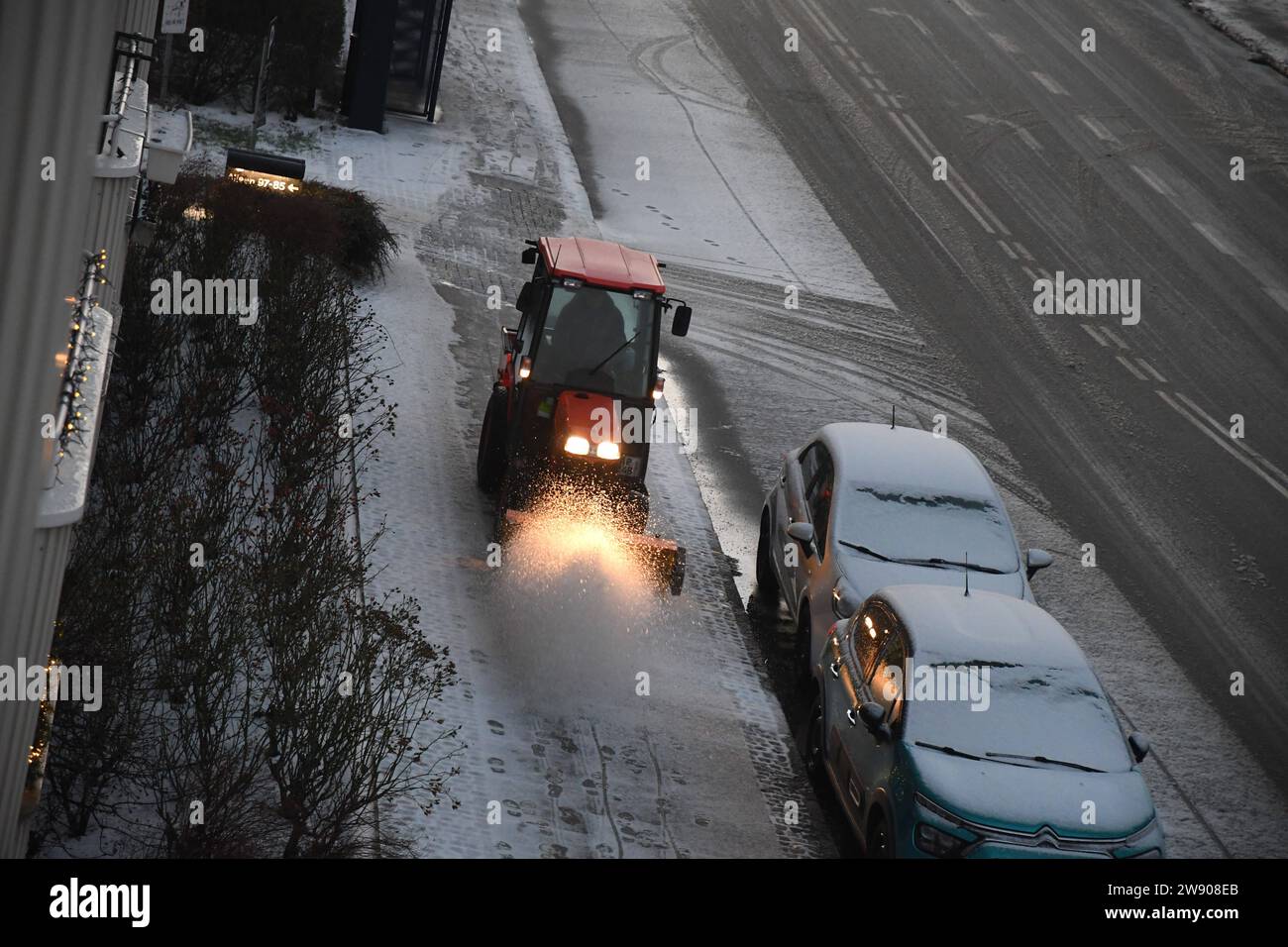 Cold wqinter hi-res stock photography and images - Alamy