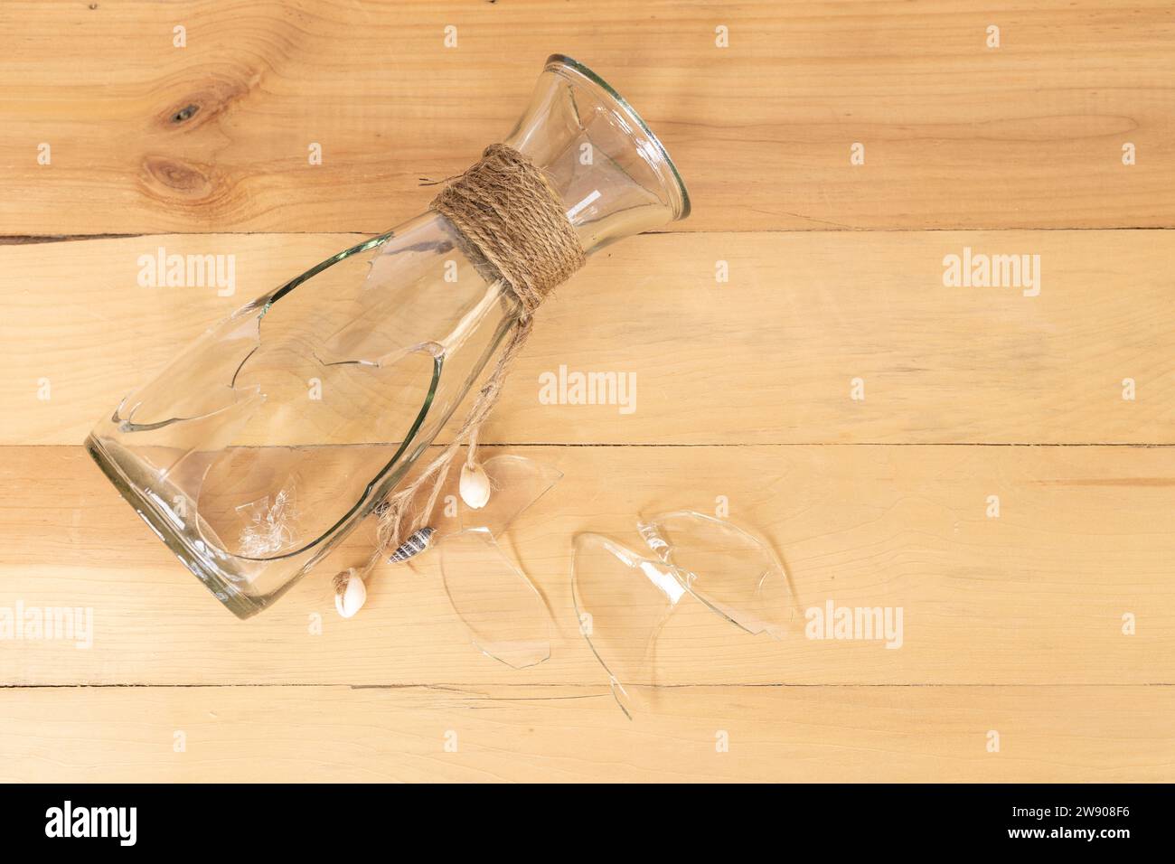 Broken glass table hi-res stock photography and images - Alamy