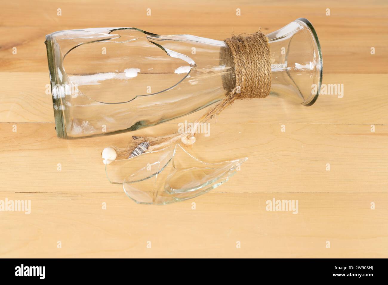Broken glass table hi-res stock photography and images - Alamy