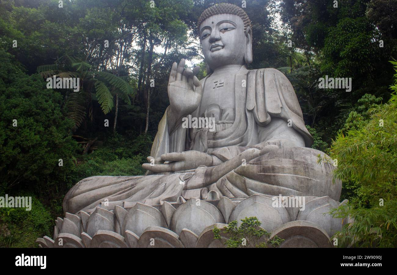 The big buddha statue at Chin Swee Caves Temple in Genting Highlands ...