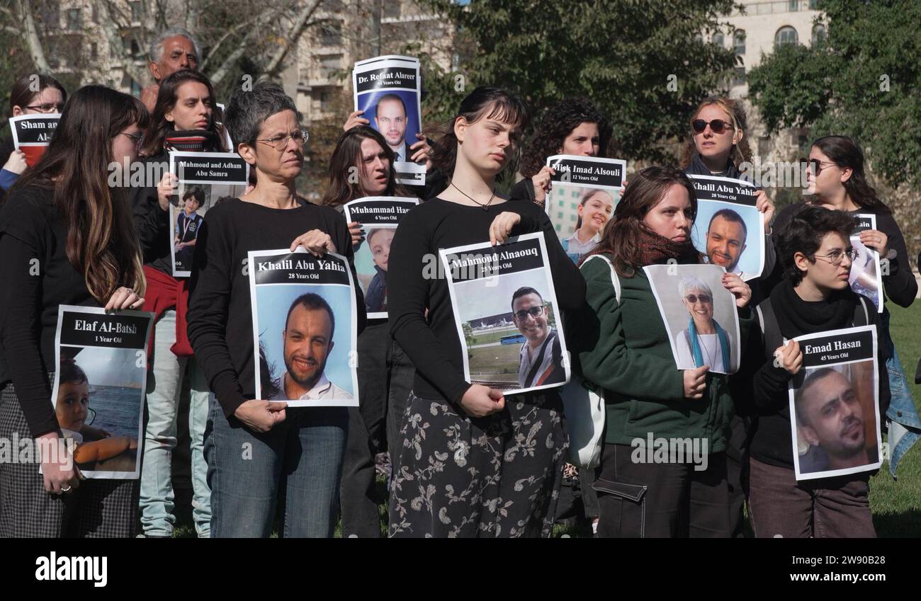 Israel palestine peace vigil hi-res stock photography and images - Alamy