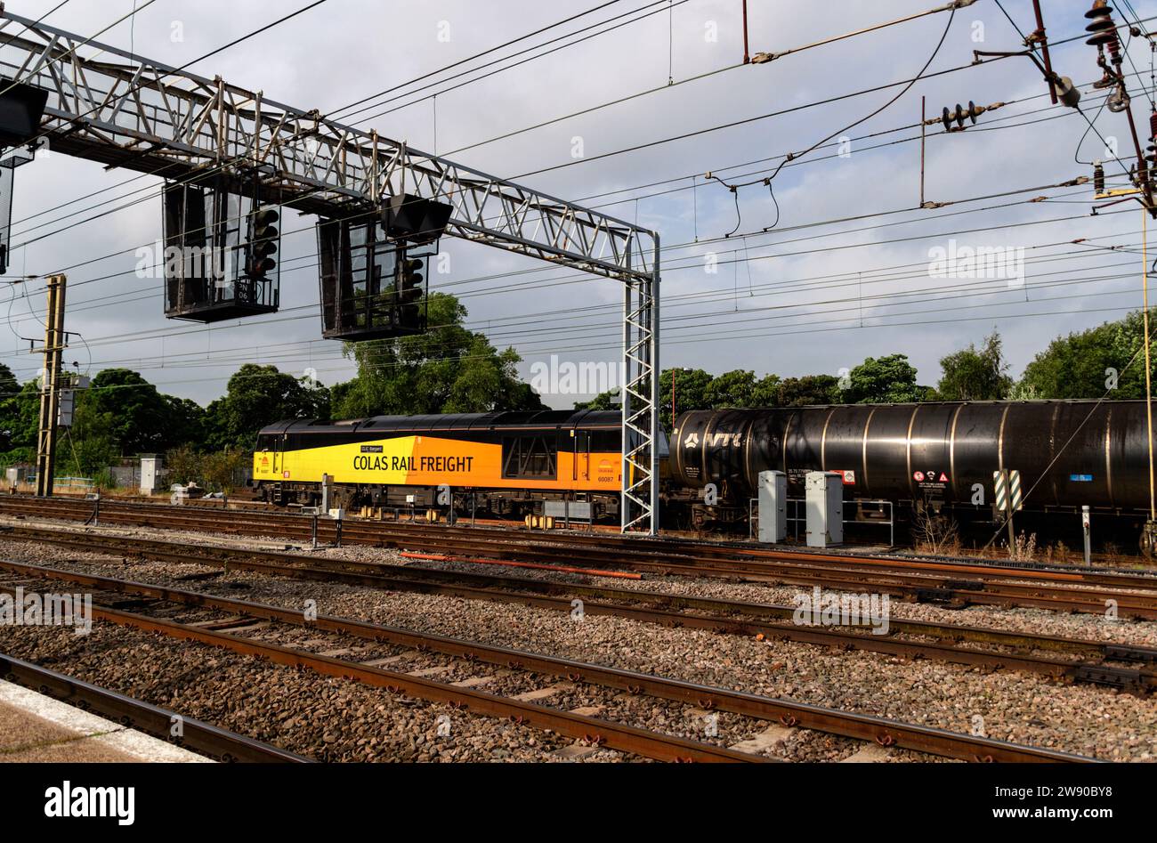 Oli tanker train hi-res stock photography and images - Alamy