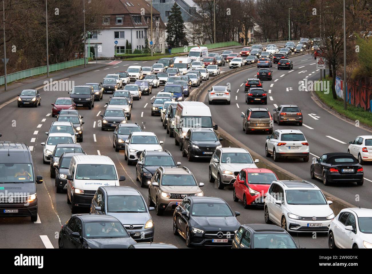 traffic jam on the street Innere Kanalstrasse, one of the main arterial ...