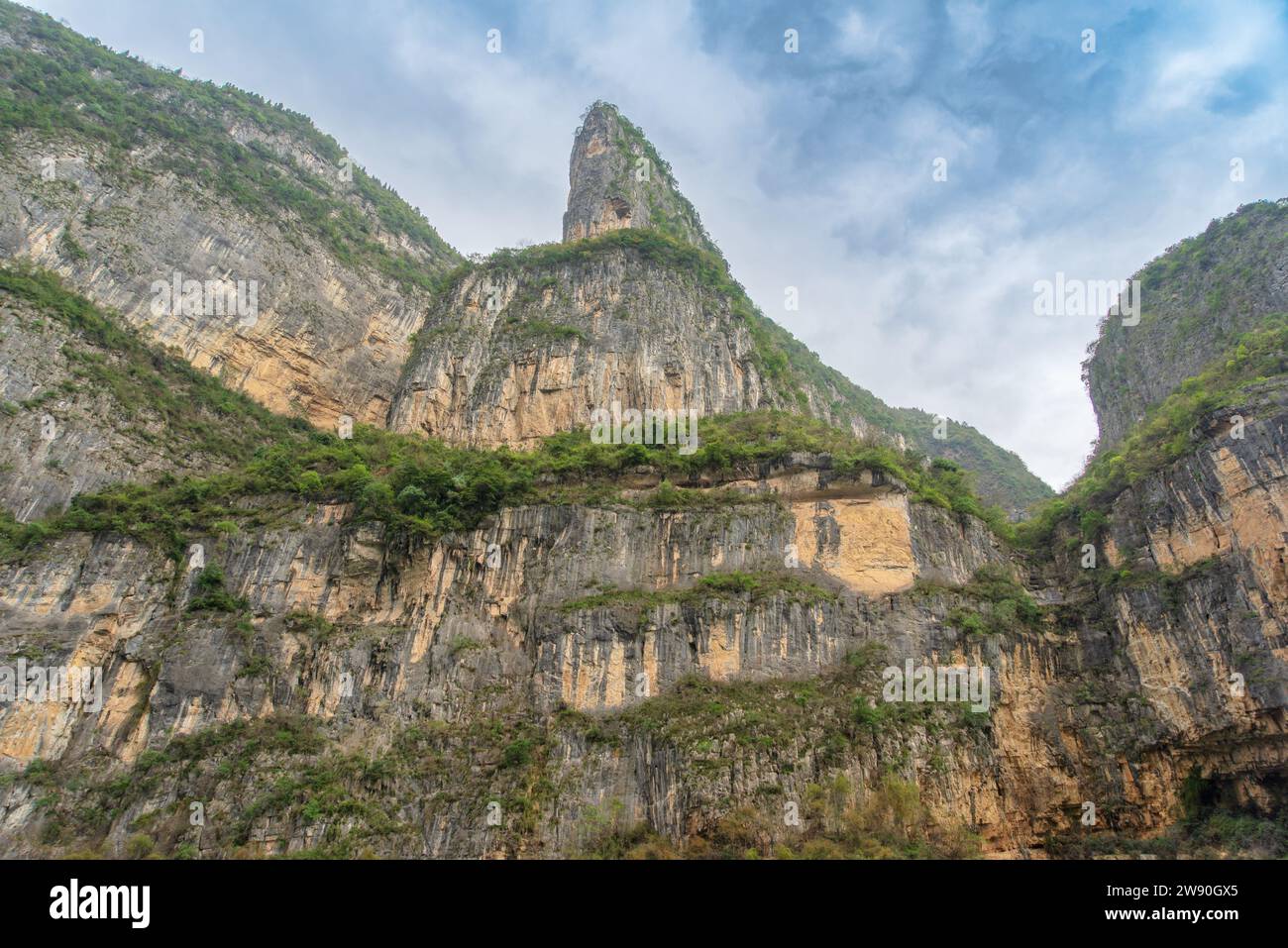 The Three Gorges of the Yangtze River are quiet and charming, with ...