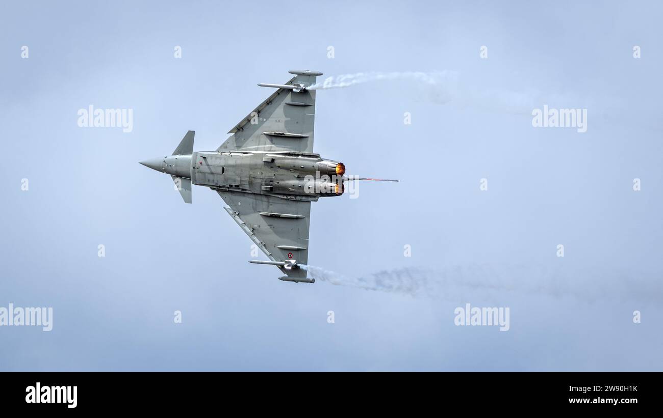 Italian Air Force - Eurofighter F-200A Typhoon, performing at The RIAT ...