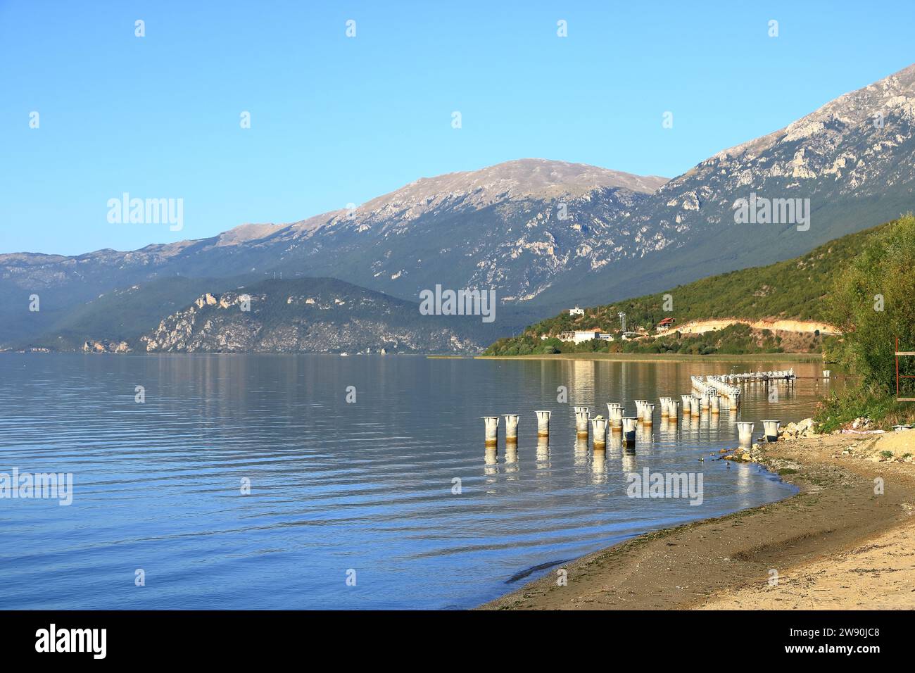 Beautiful lakeshore landscape at lake ohrid (near Pogradec) in Albania ...
