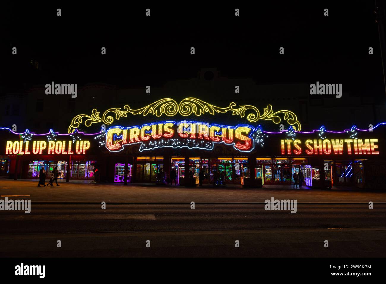 Southend on Sea seafront lights and amusement arcade at night. Circus ...