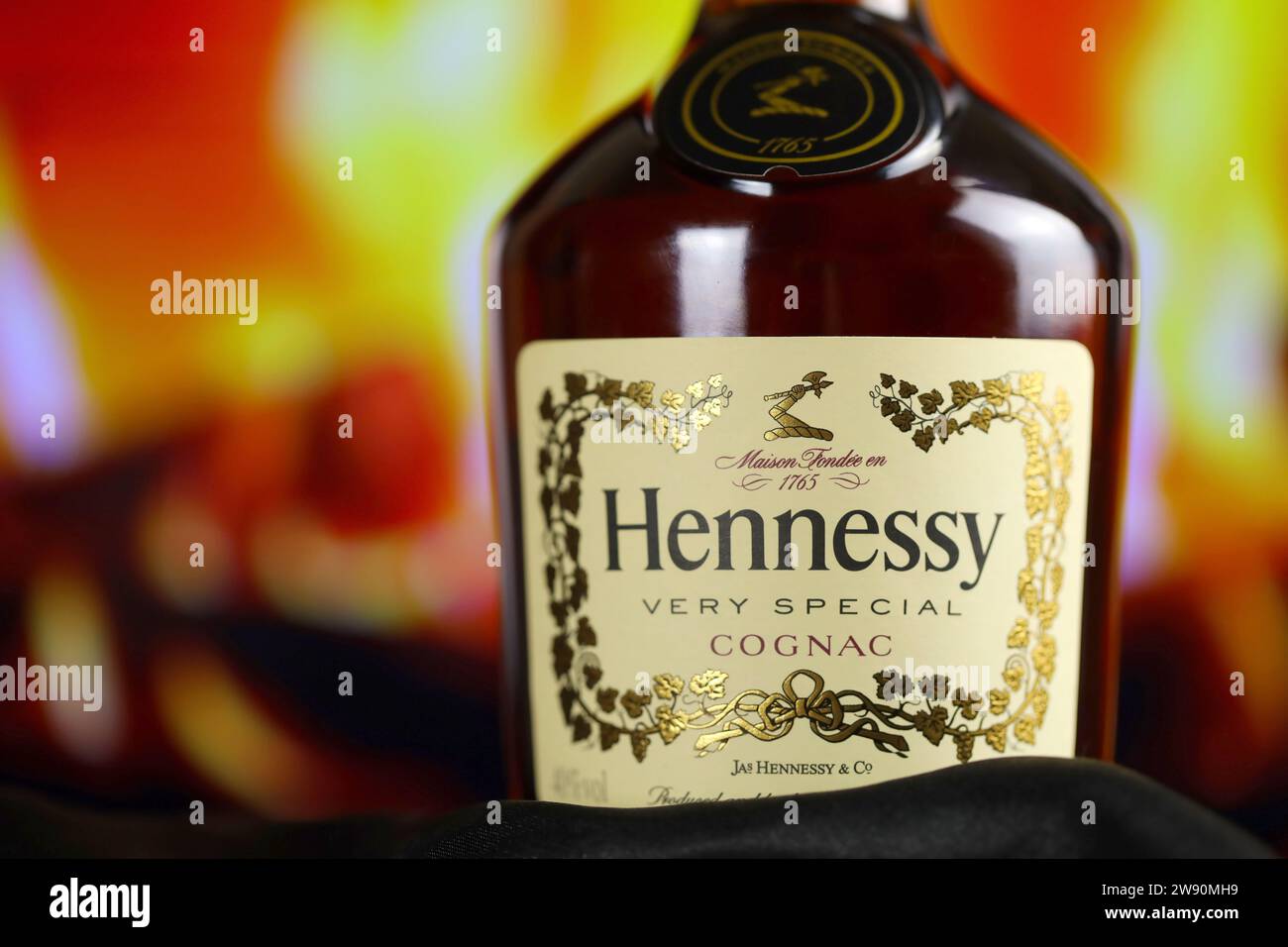 Vintage hennessy cognac bottle hi-res stock photography and images - Alamy