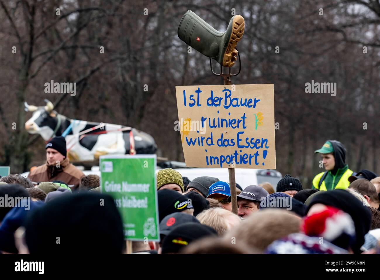 Bauern protestieren gegen de Politik der Bundesregierung vor dem ...