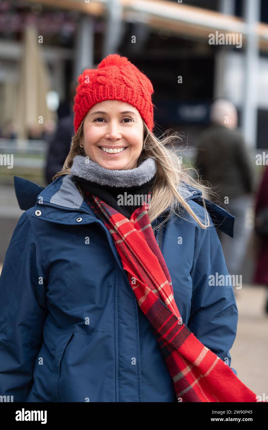 Ascot, Berkshire, UK. 23rd December, 2023. Racegoers arriving at Ascot ...