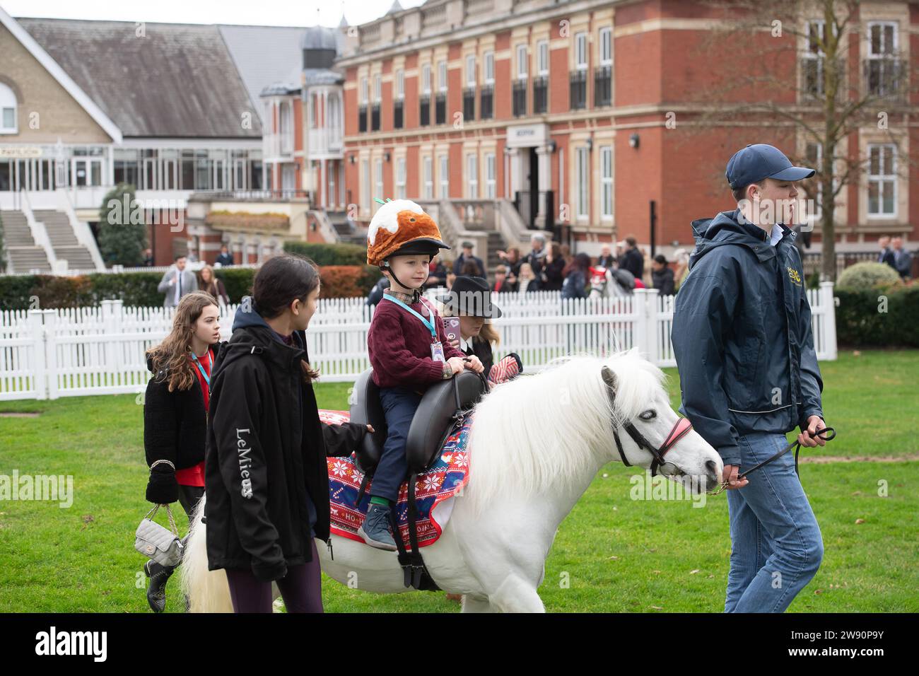 Ascot, Berkshire, UK. 23rd December, 2023. Pony rides for the little ...