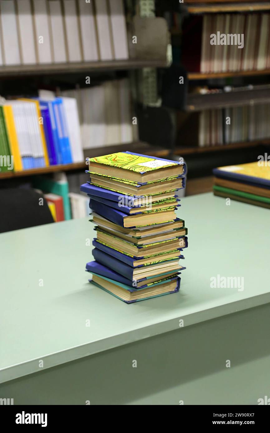 Studying in library vintage hi-res stock photography and images - Alamy