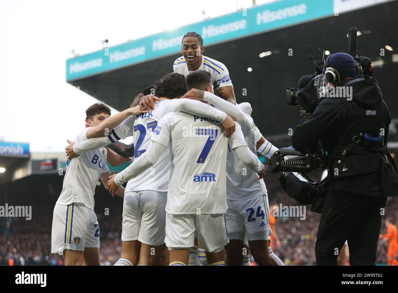 Pascal Struijk of Leeds United scores his team's first goal during the ...