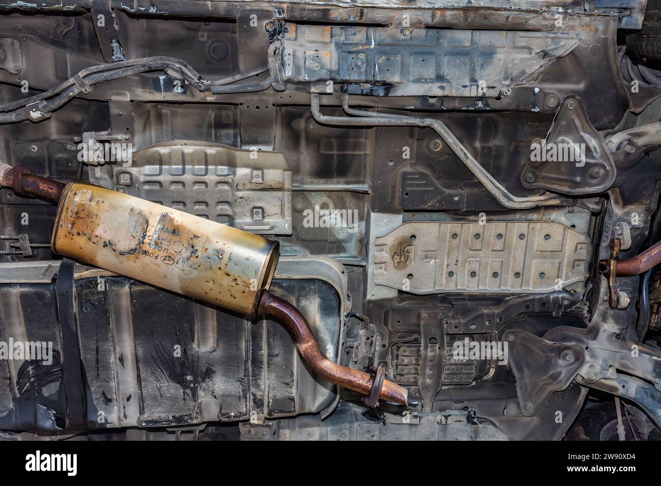 Car underside with damage hi-res stock photography and images - Alamy