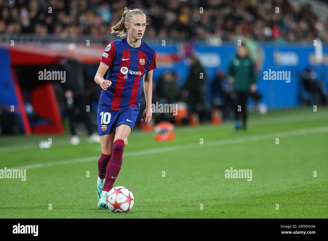 Barcelona, Spain. 21st, December 2023. Caroline Graham Hansen (10) of ...
