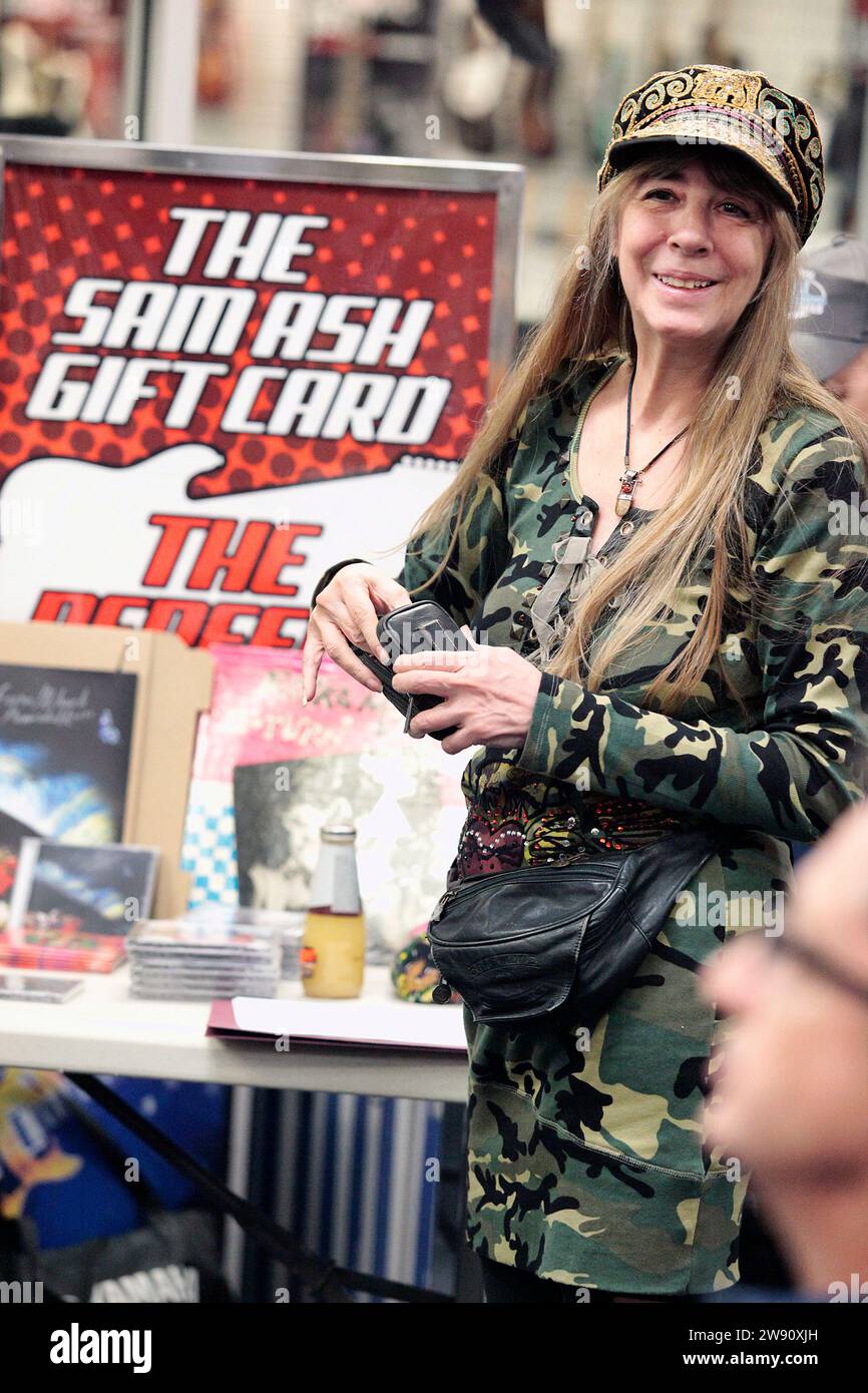 **FILE PHOTO** Essa Mohawk Has Passed Away. PHILADELPHIA, PA - NOVEMBER ...